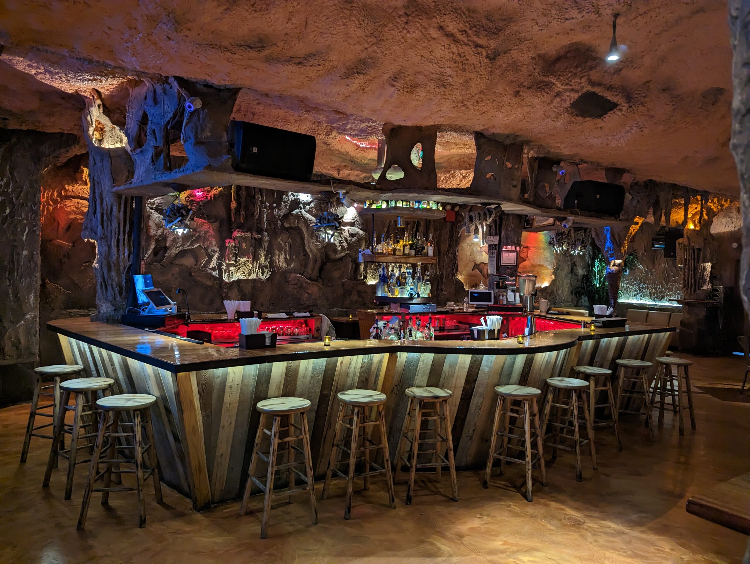 Gallery - La Caverna