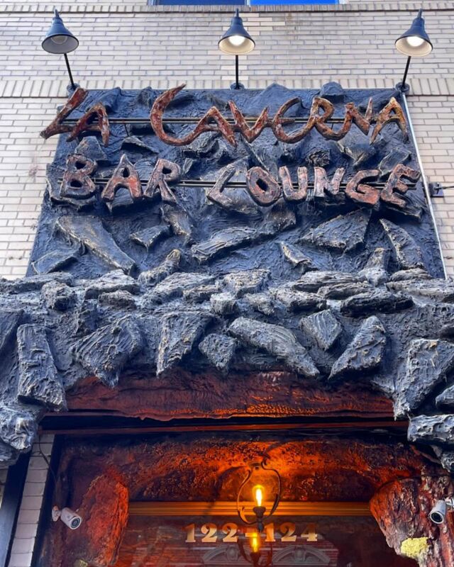 Gallery - La Caverna